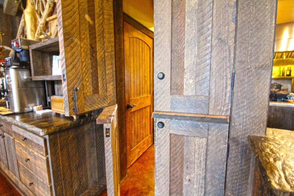 Sporting Ranch Lodge features Montana Timber Product Rustic Mixed Color ...