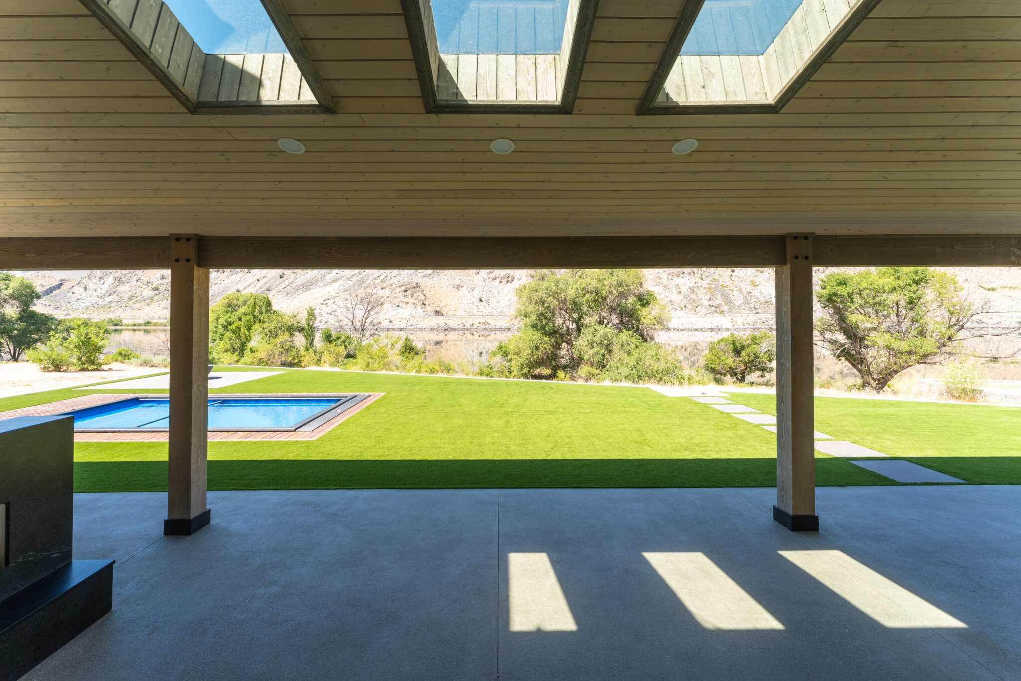 Orondo Residence: Glacier Gray Siding to Match Mountain Surroundings